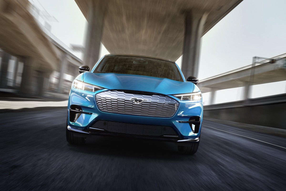 Ford Mustang elétrico chega ao Brasil com preço menor que o esportivo ...
