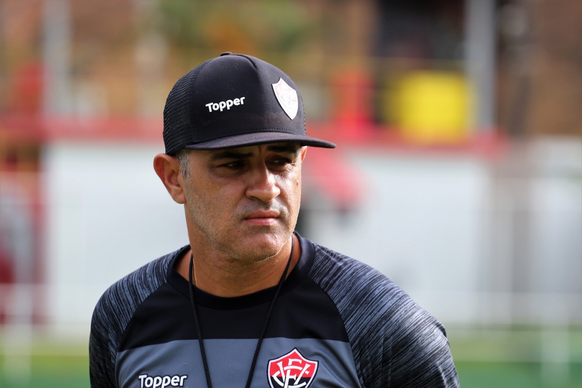 Chamusca se irrita com pergunta sobre cargo e se defende: "Parece que ...
