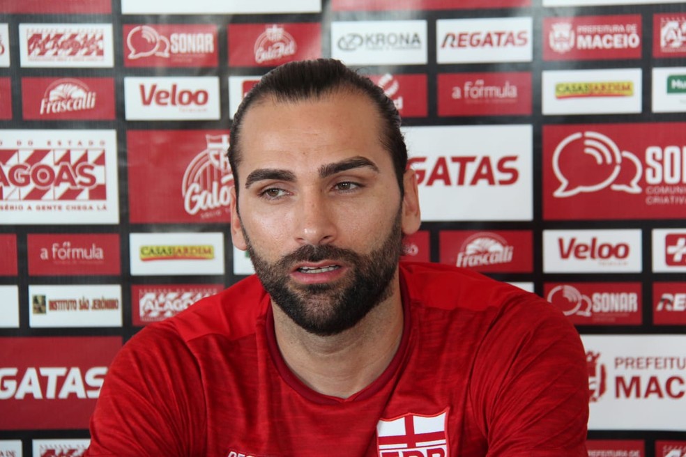 Léo Gamalho fala do novo tempo no futebol