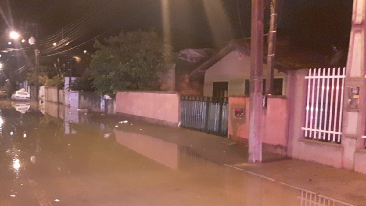 Chuva Causa Alagamentos E Deslizamentos De Terra Em Sc Santa Catarina