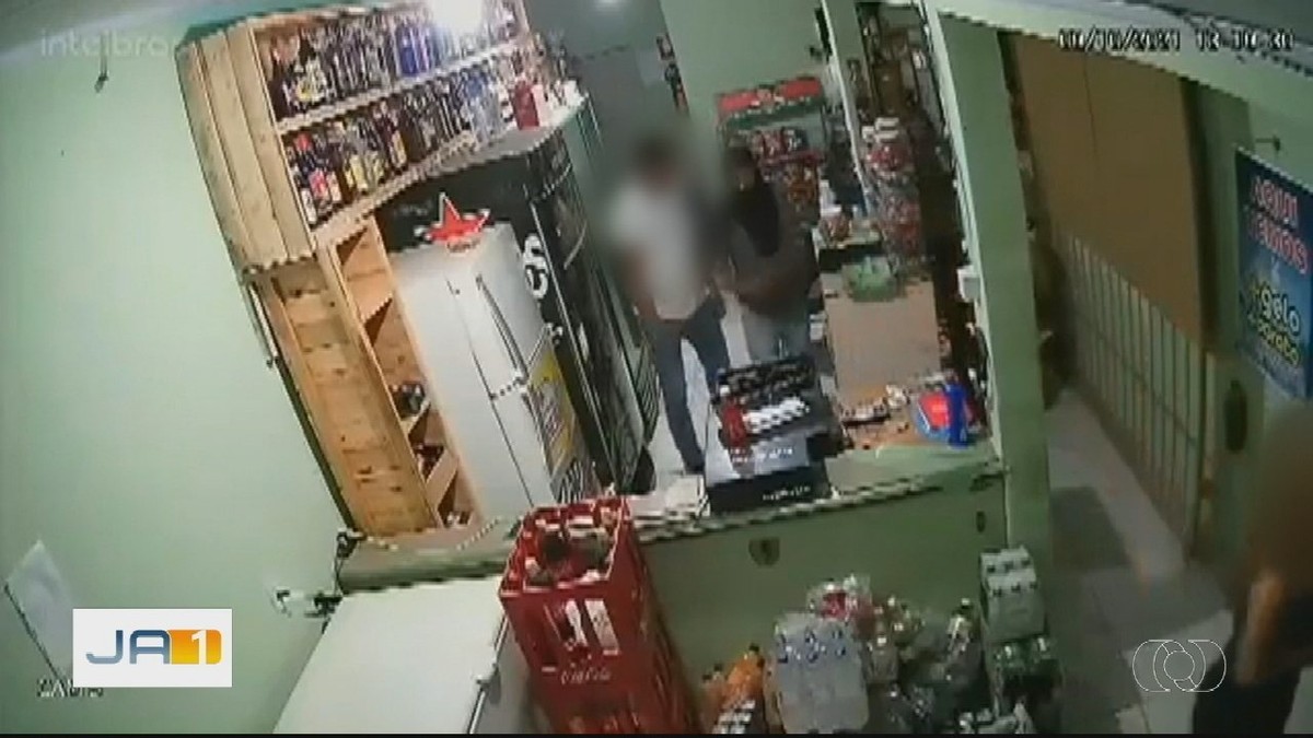 Câmeras Flagram Assalto Em Distribuidora De Bebidas Em Senador Canedo