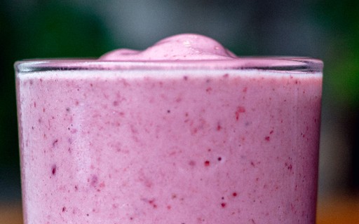 Receita fácil para refrescar no verão: smoothie de frutas vermelhas ...