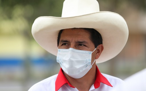 Quem é Pedro Castillo, o quinto presidente do Peru em cinco anos ...