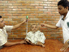 G1 - Nepalês de 40 cm desafia recorde de menor homem do mundo ...