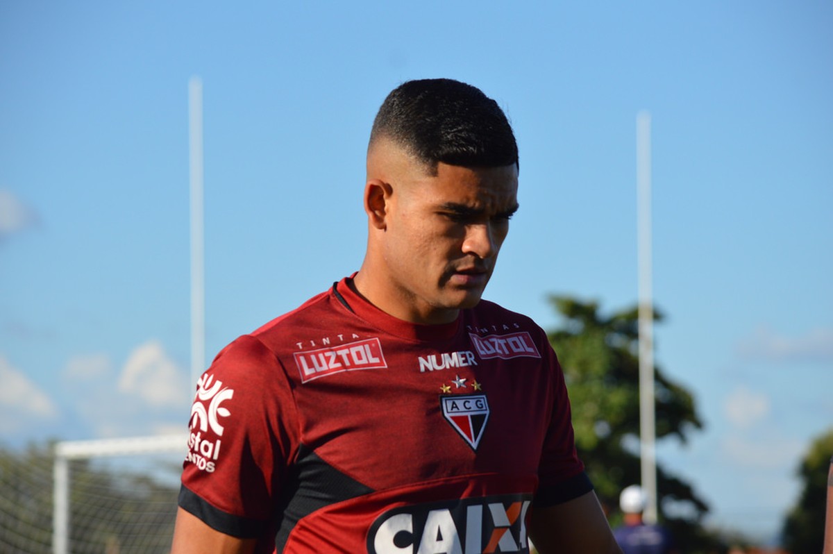 Júnior Brandão curte bom momento e espera que Atlético-GO volte a ...