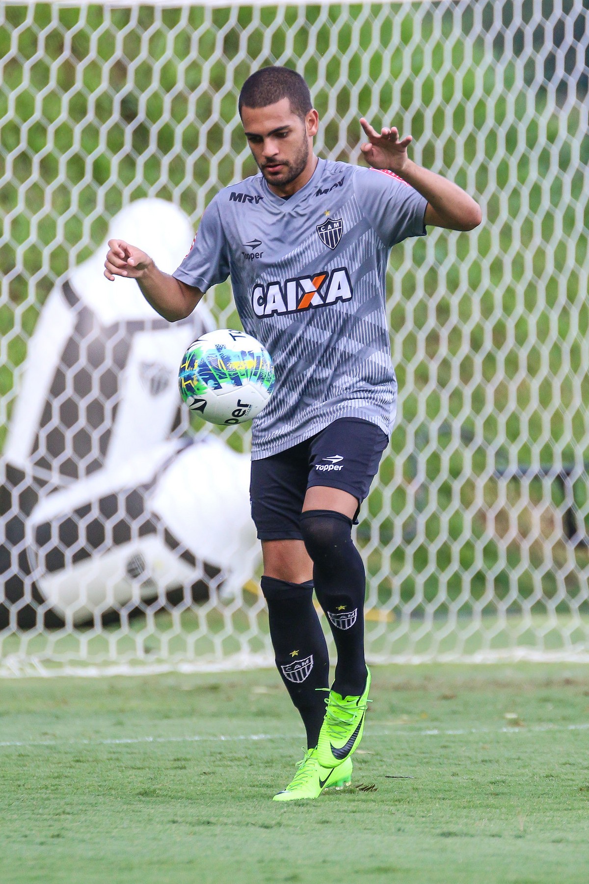 Clayton chega ao Galo nesta quinta e pode reestrear domingo, contra a ...
