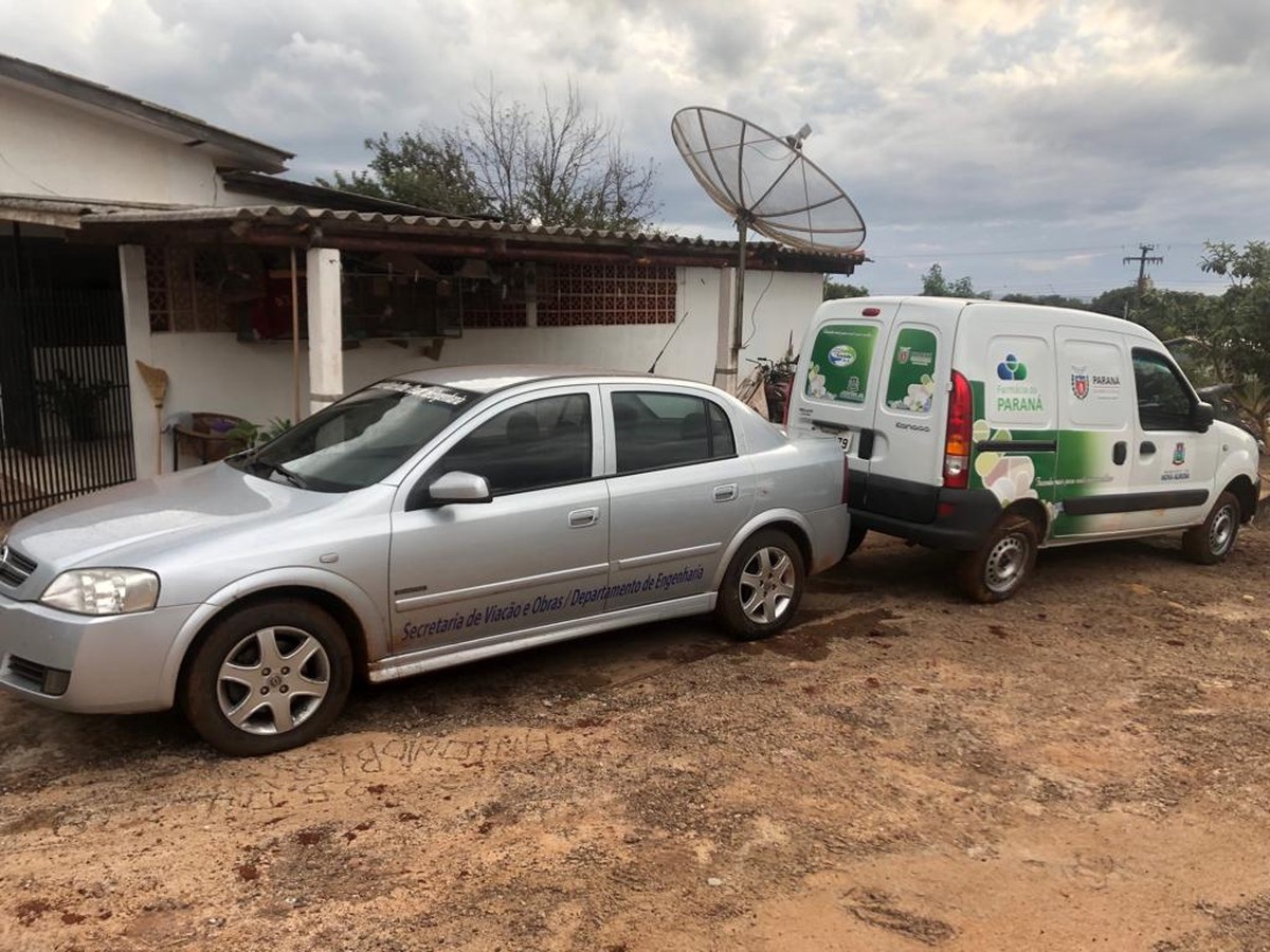 PM recupera carros furtados da prefeitura de Nova Aurora; suspeitos usaram veículo para invadir ...