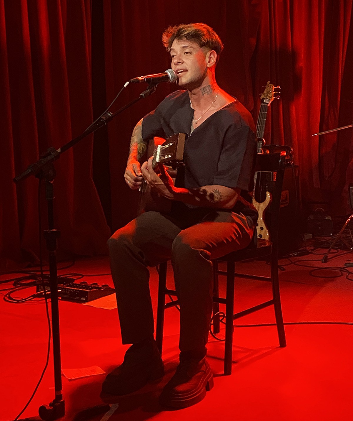 Cantor capixaba Nick Cruz defende direitos das pessoas trans ao abrir ...