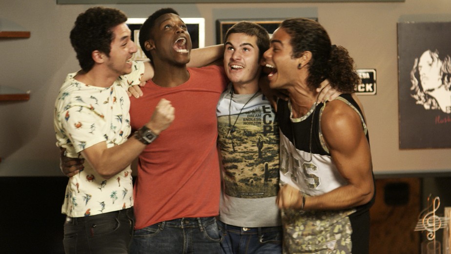 Banda 4.4 é convidada para abrir show internacional | Vem por aí | Gshow