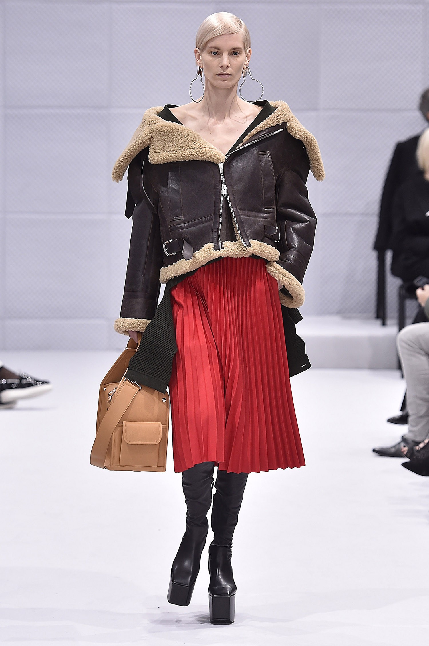 A estreia de Demna Gvasalia na Balenciaga | Desfiles | Vogue