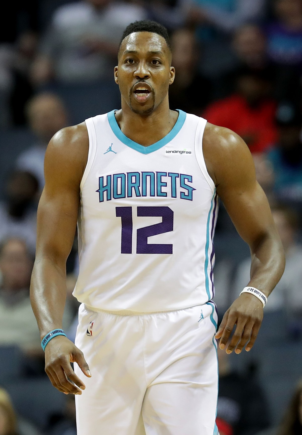 Monstruoso, Dwight Howard quebra recorde de rebotes em vitória dos ...