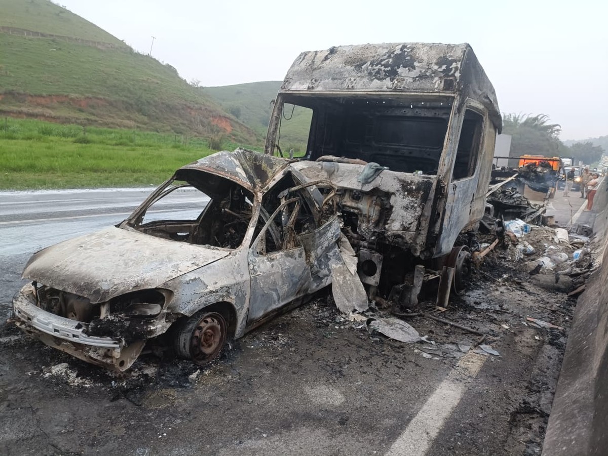 Batida entre caminhão e carro deixa dois mortos na Via Dutra, em Piraí | Sul do Rio e Costa ...