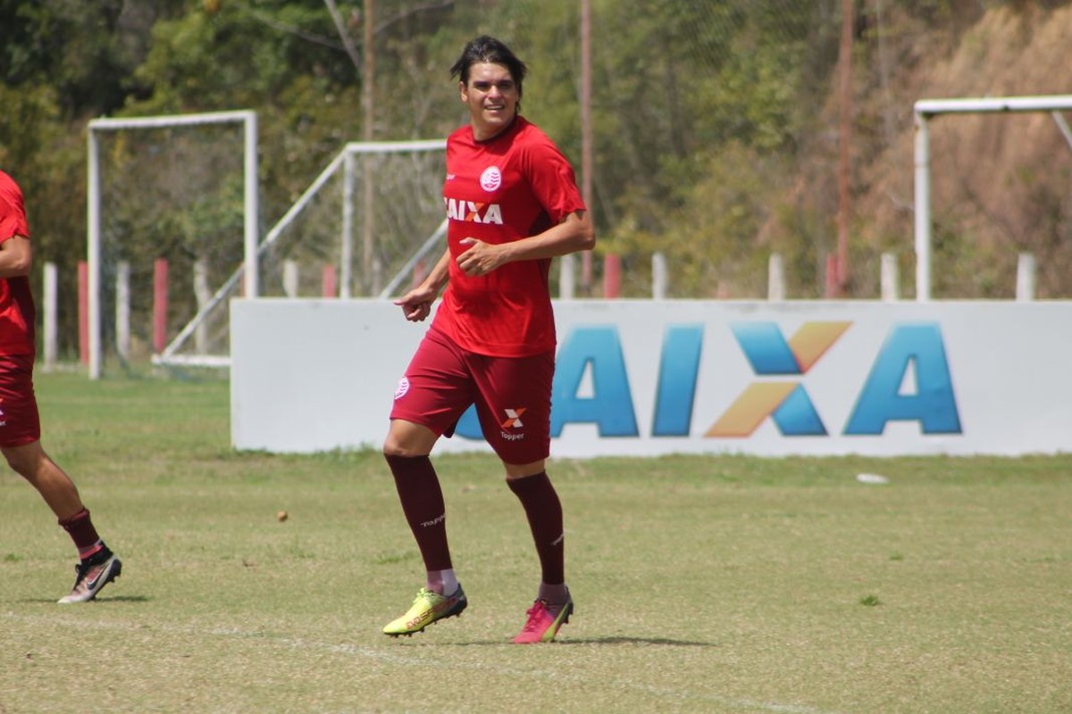 Náutico anuncia acerto com veterano atacante Daniel Bueno | futebol | ge