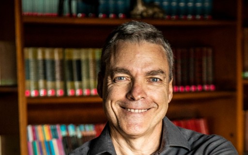 Paulo Castelli, galã dos anos 80, se dedica à geriatria: “Me alimenta e ...