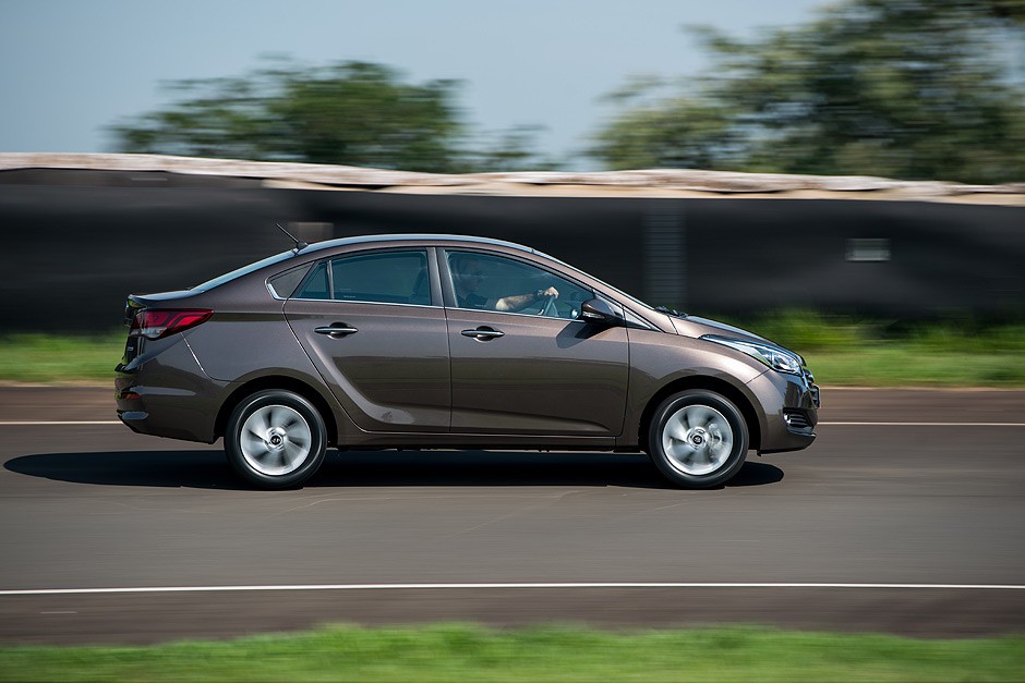 Teste: Hyundai HB20S 1.0 turbo | Colunistas | autoesporte