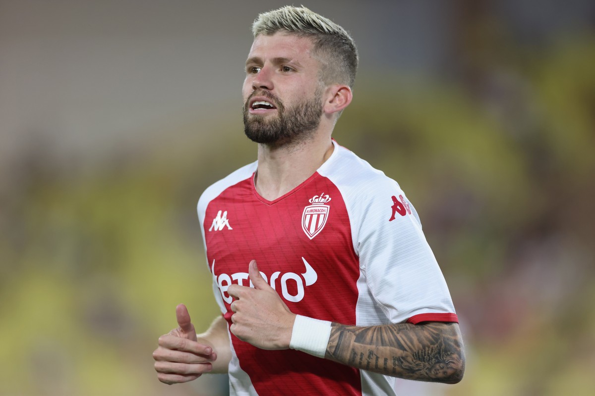 Caio Henrique, lateral do Monaco, é mais um jogador na lista provisória ...