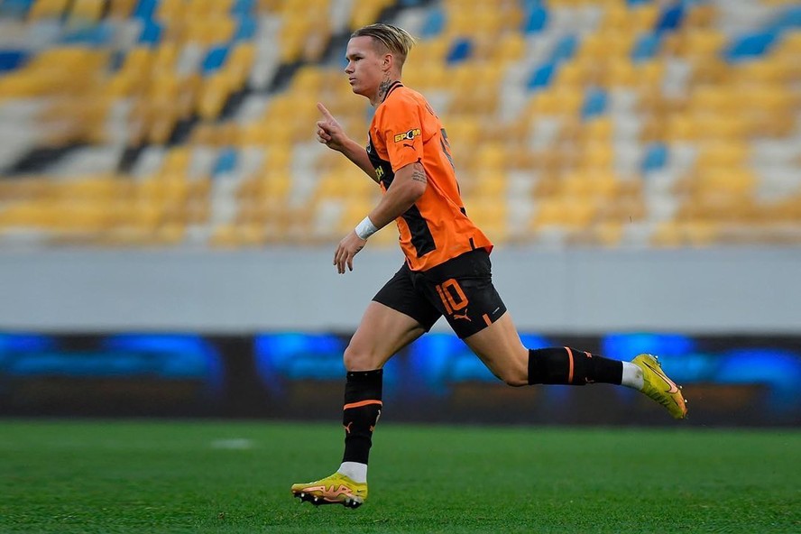 Depois de 'chapéu' no Arsenal, Chelsea anuncia contratação de Mudryk