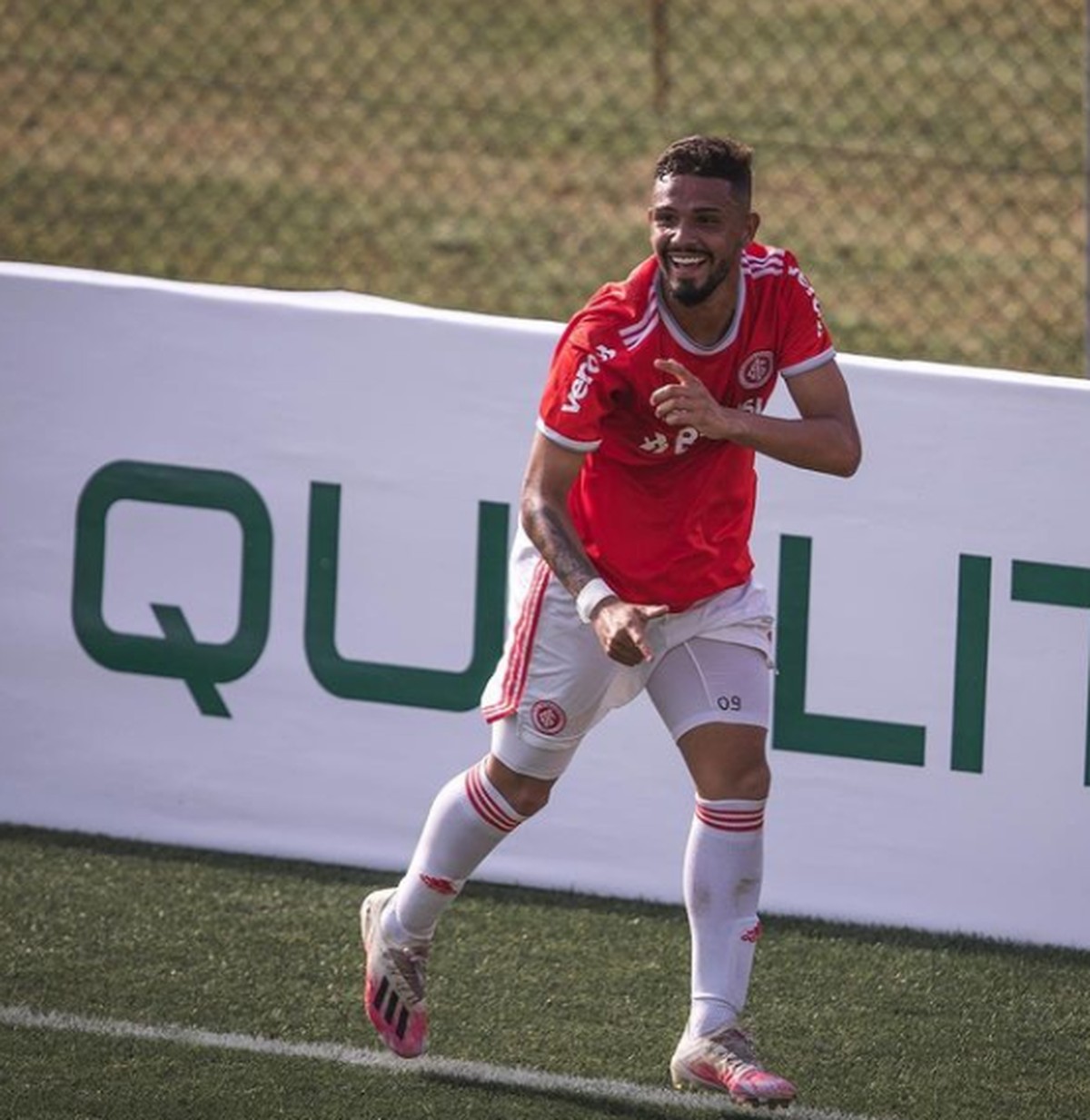 Reforço para o sub-20: Vasco fecha a contratação de Tavares, joia da ...