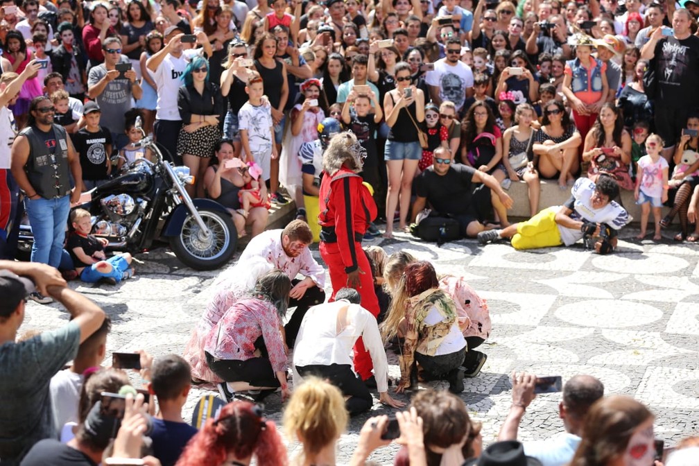 FOTOS: Veja imagens da Zombie Walk de 2019 em Curitiba | Paraná | G1