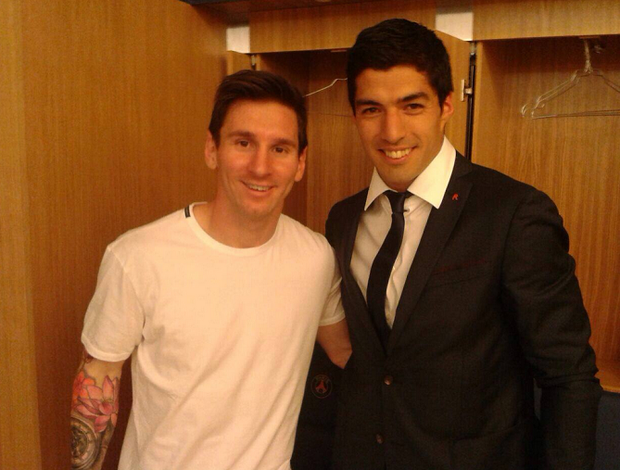 Herói de vitória, Suárez comemora com Messi, Mascherano e Jordi Alba ...