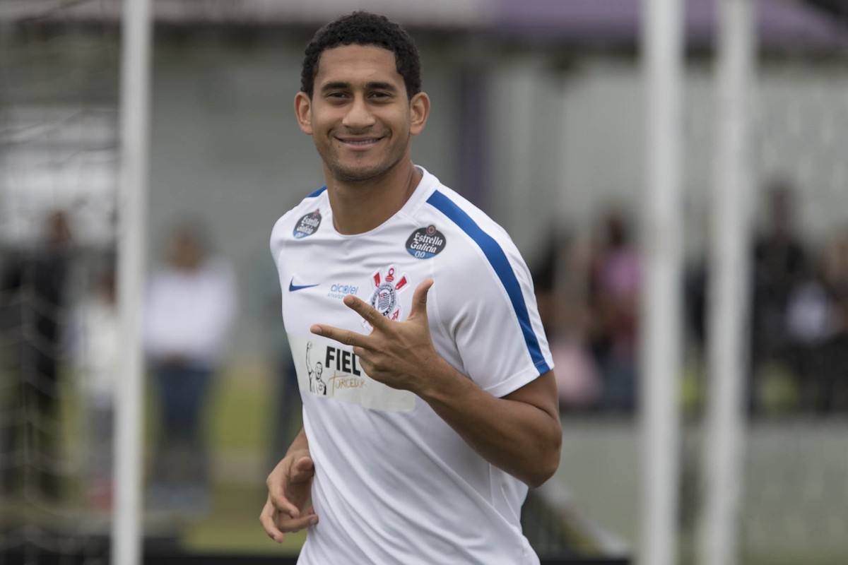 Pablo se recupera, treina com bola e reforça Corinthians no Brasileiro ...