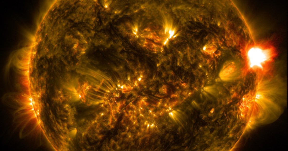 G1 - Nasa divulga imagens da primeira erupção solar detectada em 2015 ...