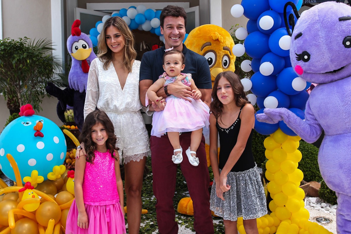 Rodrigo Faro comemora aniversário da filha em família - Quem | QUEM News