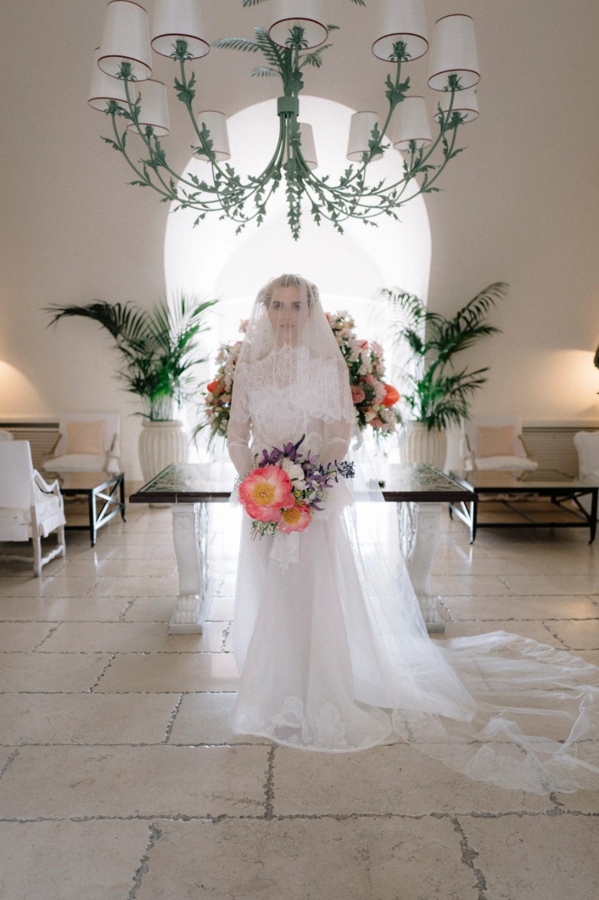 Essa noiva desenhou seu próprio vestido para seu “casamento nas nuvens ...