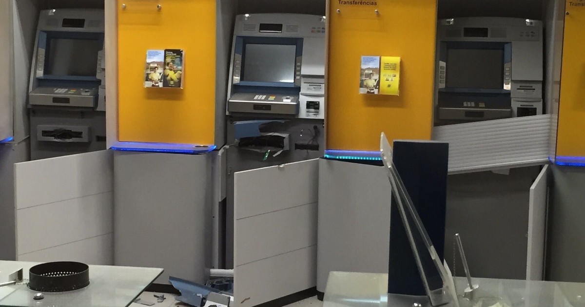 G1 Grupo Explode Caixas Eletrônicos Em Reserva E Fogem Sem Levar