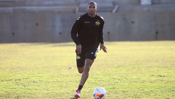 Maicon Silva leva terceiro amarelo e é desfalque do Tigre contra o ...