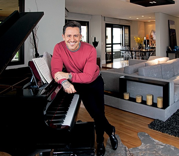 Rick Bonadio abre seu lar de 500 m² em SP - Quem | Casa dos Famosos