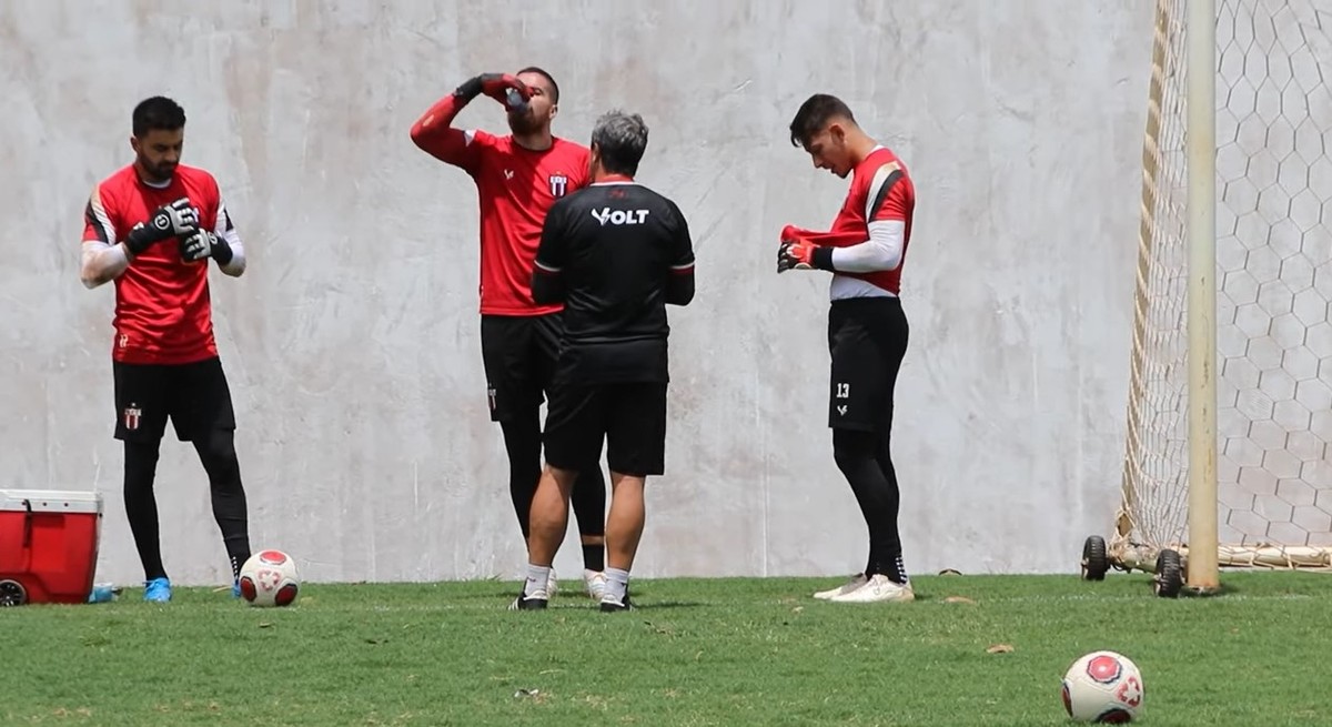 Com renovação de goleiros, preparador do Botafogo-SP explica treinos e ...