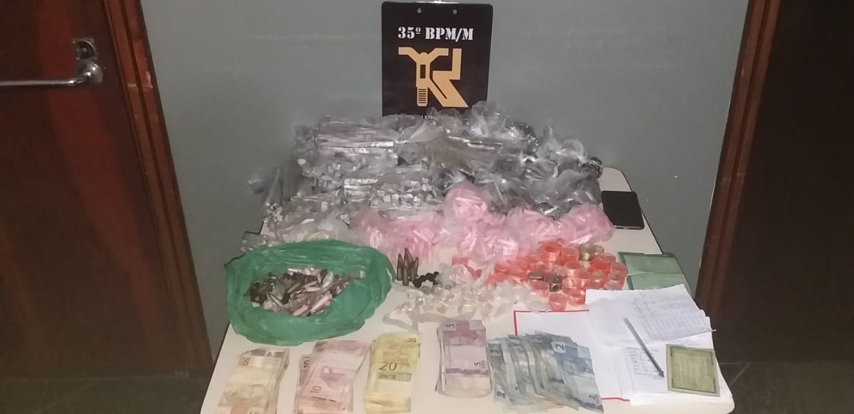 Polícia Prende Dois Homens Com Mais De 5 Quilos De Drogas Em