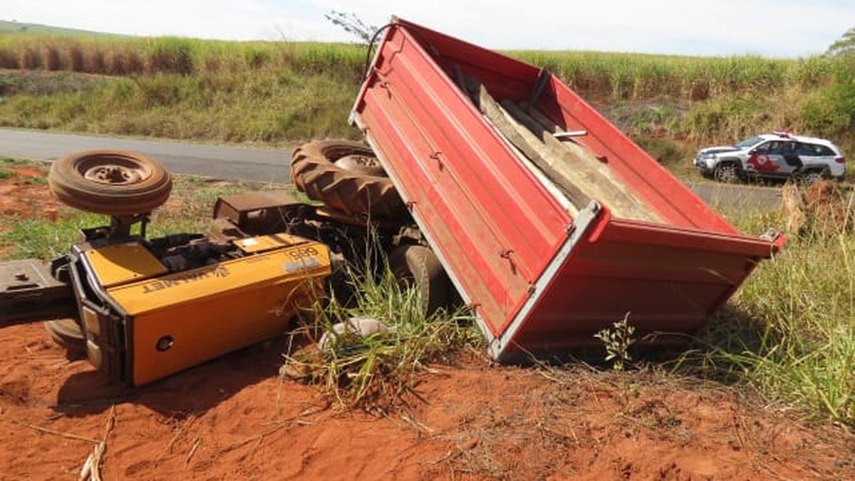 Tombamento de trator provoca a morte de trabalhador em estrada vicinal ...