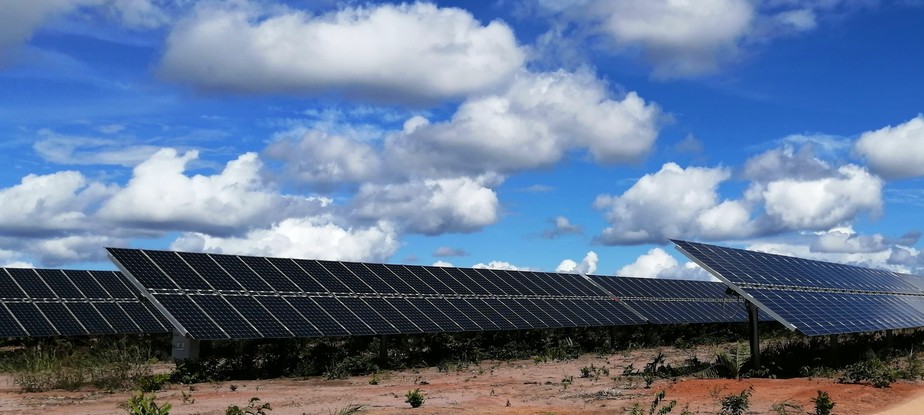 Plantas fotovoltaicas em larga escala proporcionam eficiência ...
