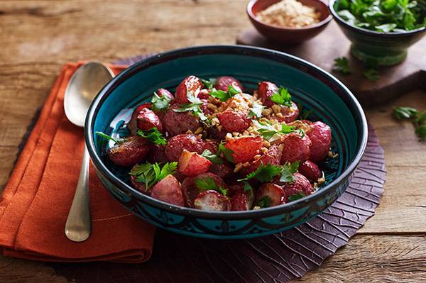 Salada de rabanete assado com castanha-de-caju | Receitas