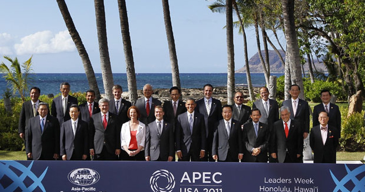 G1 - Obama põe fim a costume de 'roupas exóticas' na foto oficial do ...