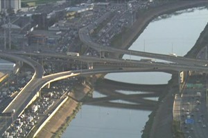 G1 - Trânsito permanece ruim em rodovias após acidentes na Marginal ...