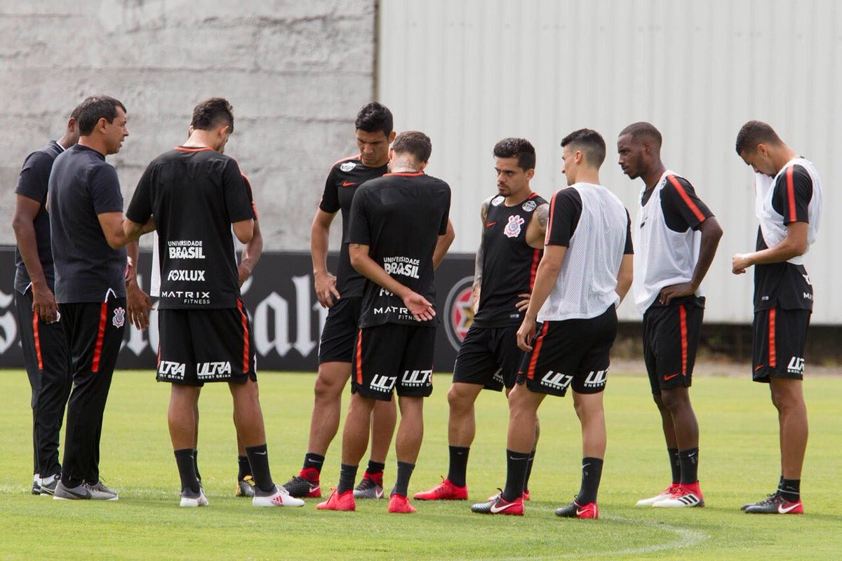 Reforços, encostados e dúvidas: a análise do elenco do Corinthians no ...