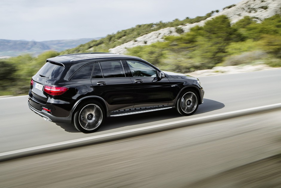 Cotado para o Brasil, Mercedes apresenta o AMG GLC 43 4MATIC | Carros ...