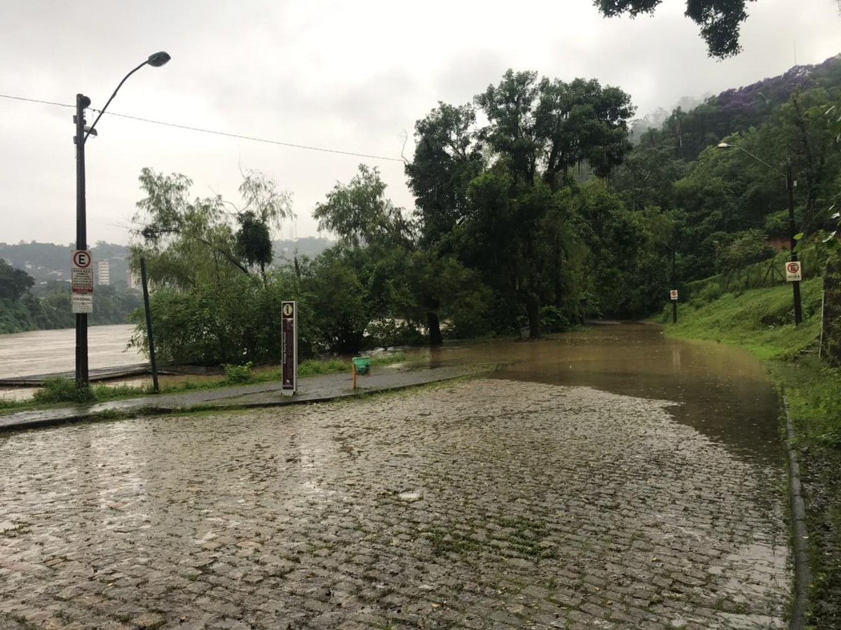 Fotos Chuva Provoca Alagamentos E Deslizamentos De Terra Em Sc Santa