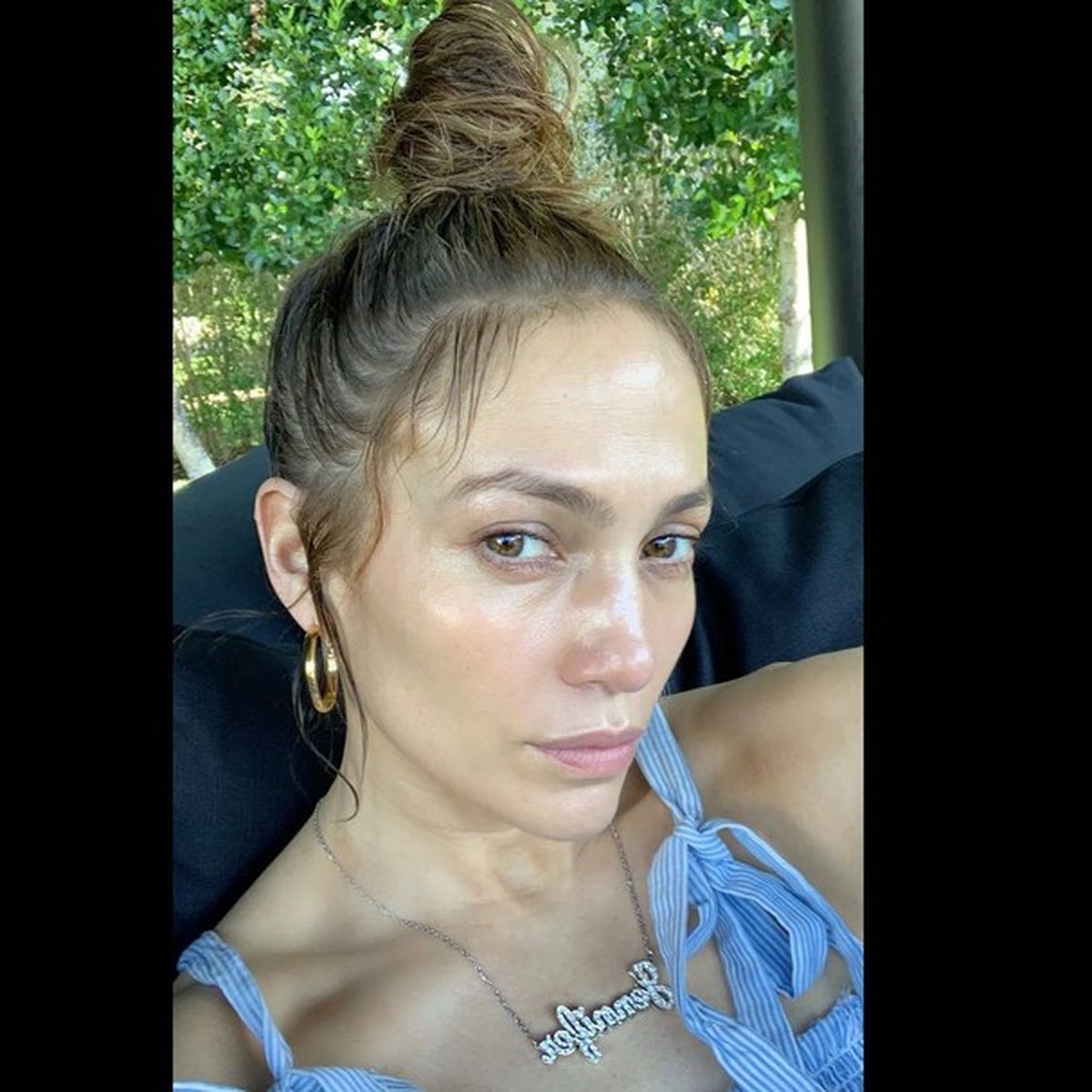 Aos 49 anos, Jennifer Lopez posta clique sem nenhuma maquiagem | Celebridades | Glamour