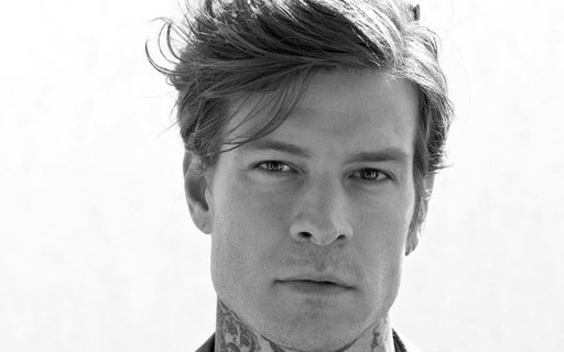EXCLUSIVO: Mateus Verdelho radicaliza o visual com o hairstylist das ...