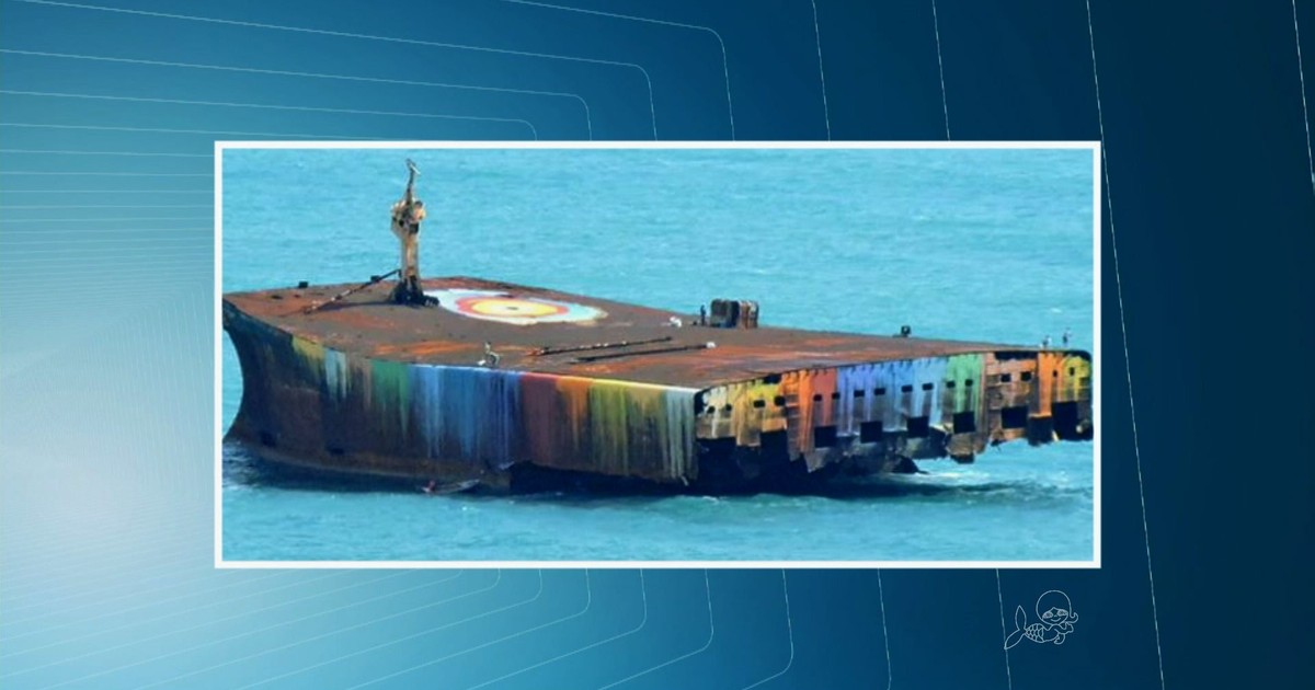 G1 - Artistas pintam navio Mara Hope, encalhado em Fortaleza há 30 anos ...