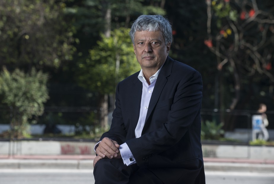 Jorge Caldeira é eleito para a cadeira 16 da Academia Brasileira de ...