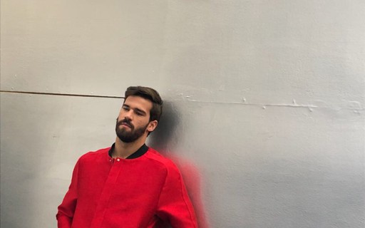 Qual é a da vermelhidão do goleiro Alisson Becker - GQ | Cuidados