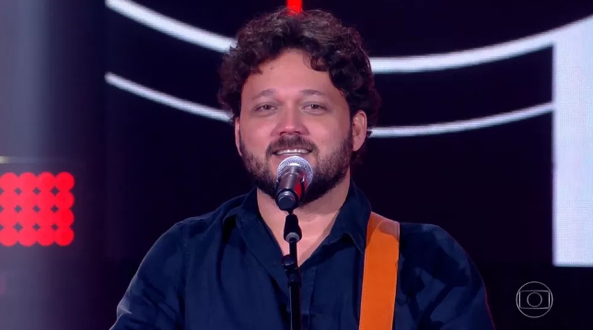 Léo Pinheiro impressiona e vira as quatro cadeiras na 1ª noite do The ...