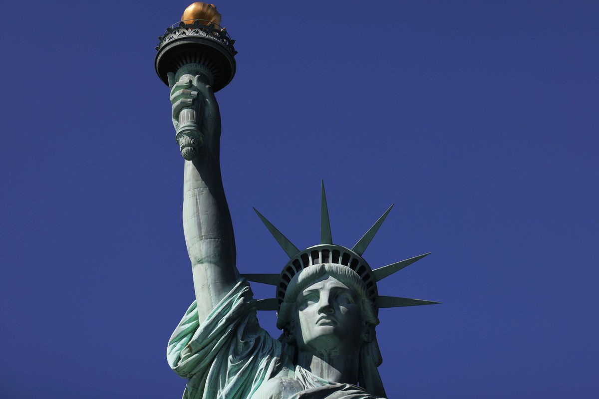 Nova York: coroa da Estátua da Liberdade volta a receber turistas pela ...