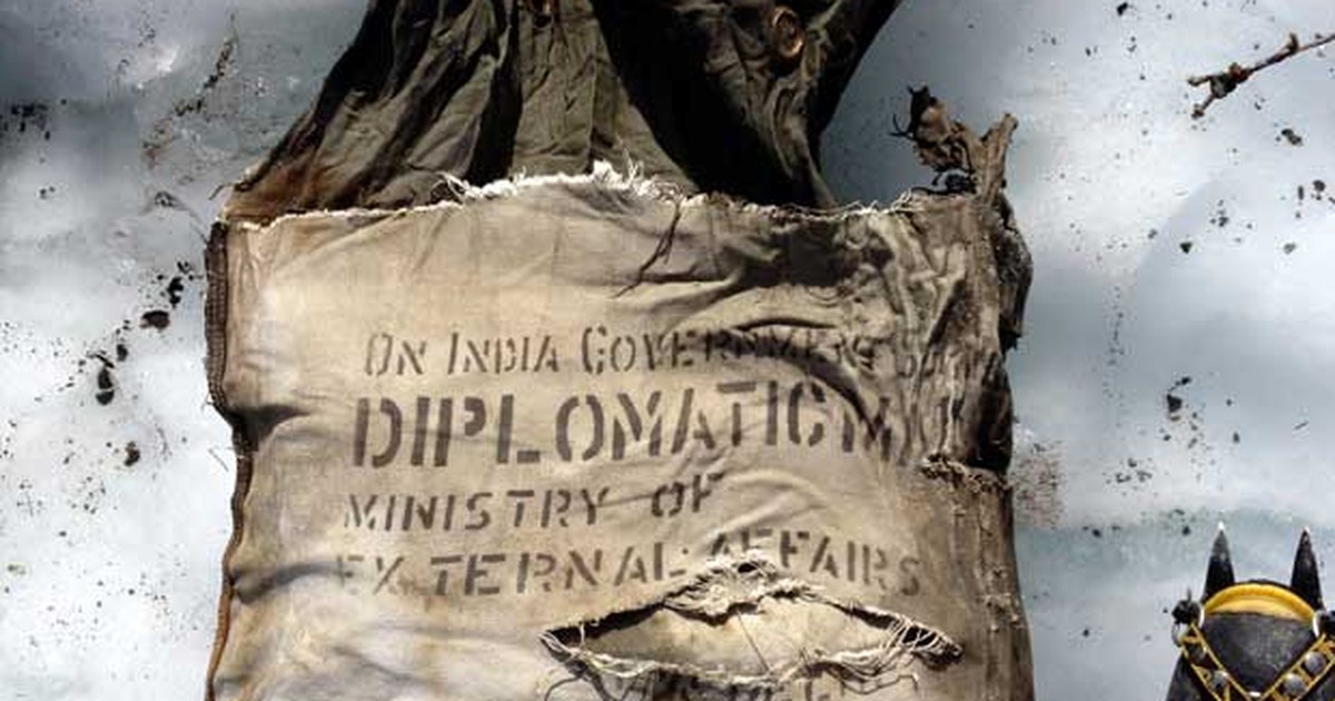 G1 - Mala diplomática da Índia é achada em montanha após 46 anos ...