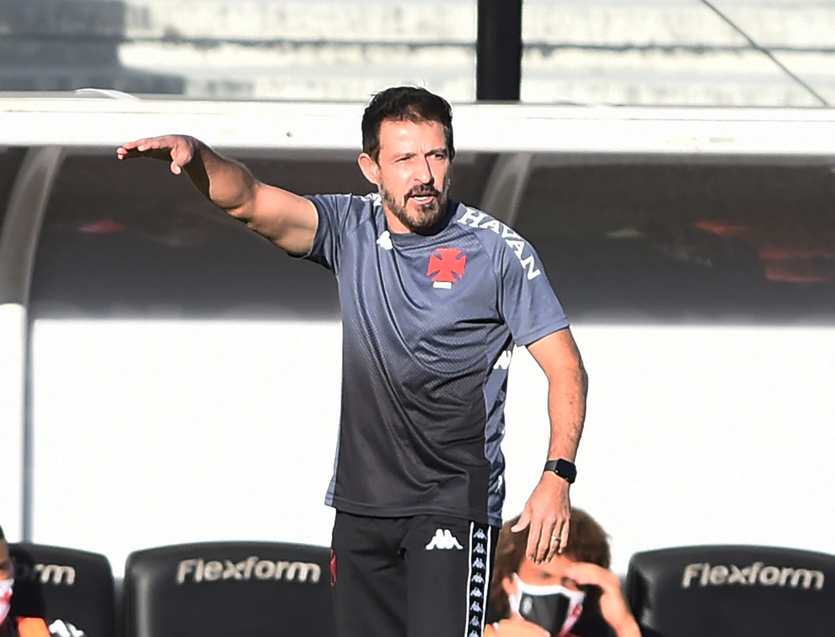 Ramon vê time melhor no segundo tempo contra o Grêmio, mas insiste ...